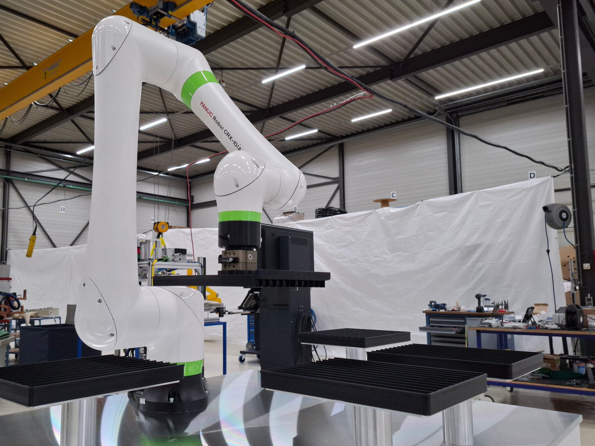 Implementing cobots safely and efficiently | Manders Automation